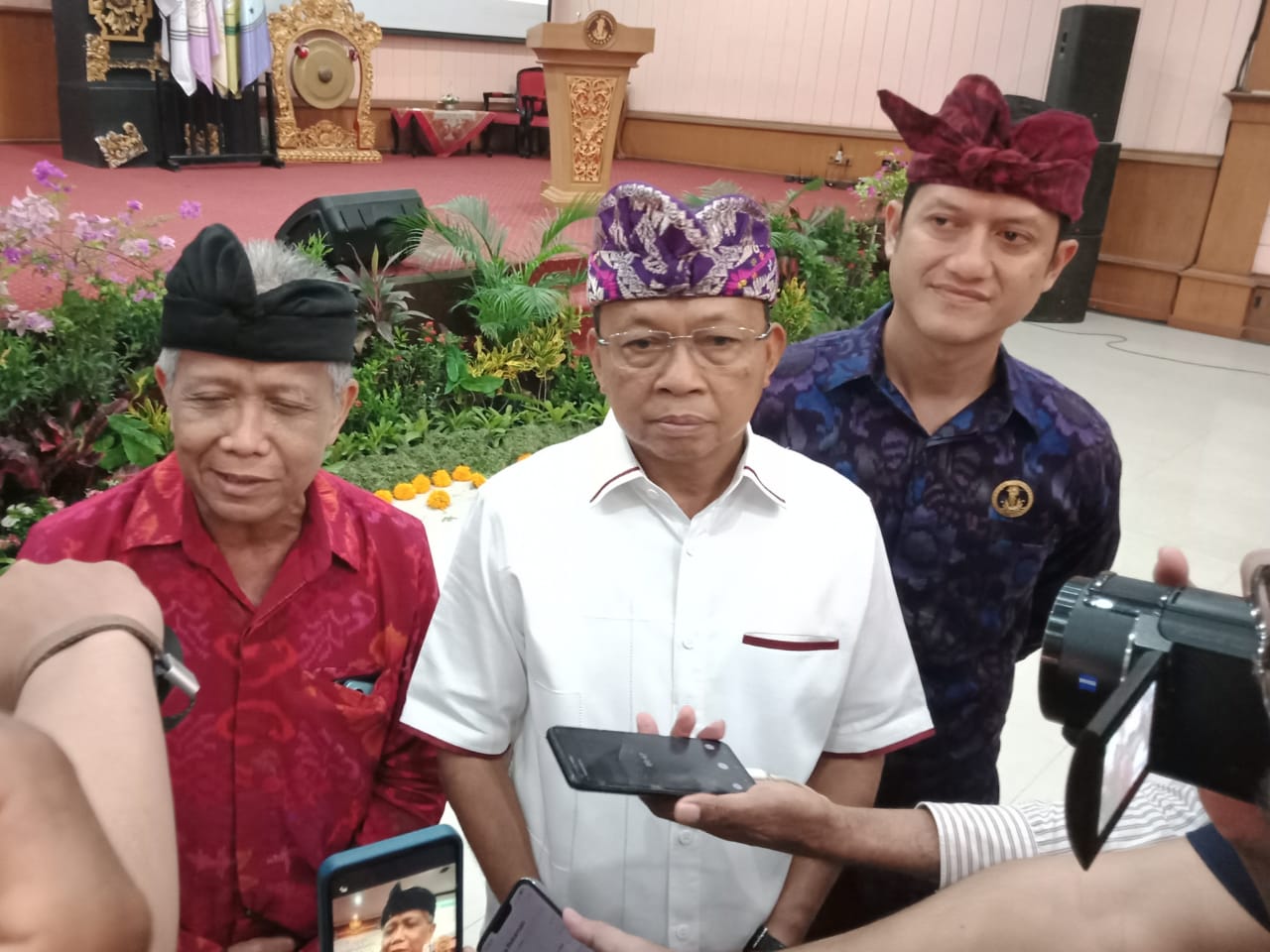 Gubernur Bali Wayan Koster Pastikan Kepala Daerah dari PDIP Bali Ikut ...