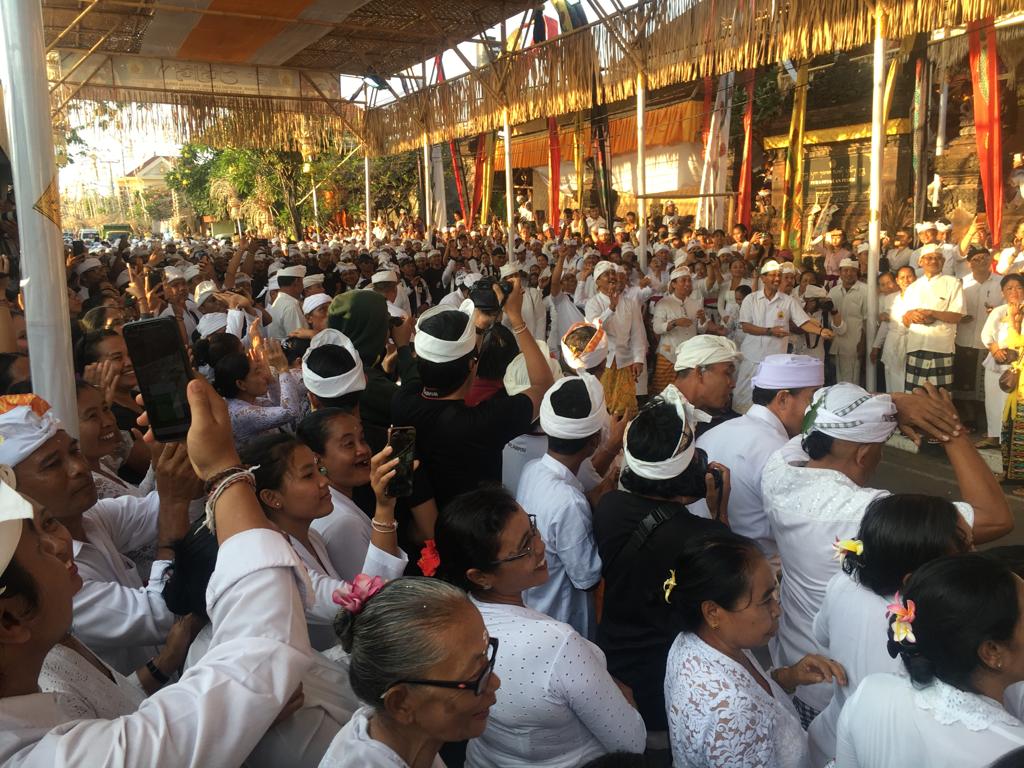 Karya Agung, Desa Adat Kerobokan Gelar Perang Tipat, Terakhir Tradisi ...