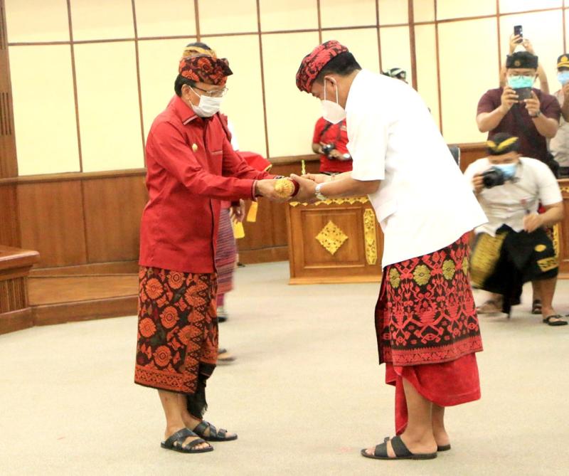 Gubernur Koster Kukuhkan Ketut Lihadnyana sebagai Pjs Bupati Badung ... Gubernur Koster Kukuhkan Ketut Lihadnyana sebagai Pjs Bupati Badung ...