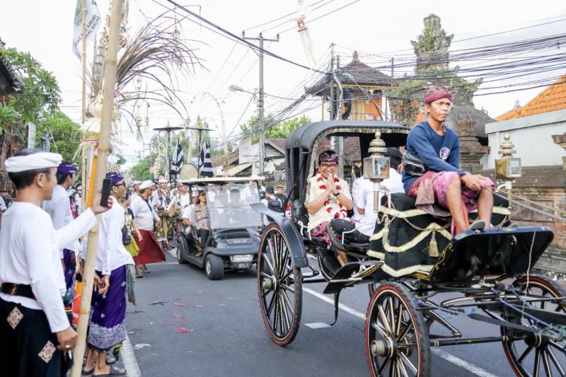 Meriah, Parade Gebogan 52 Banjar "Ngerobok" di Desa Adat Kerobokan ...