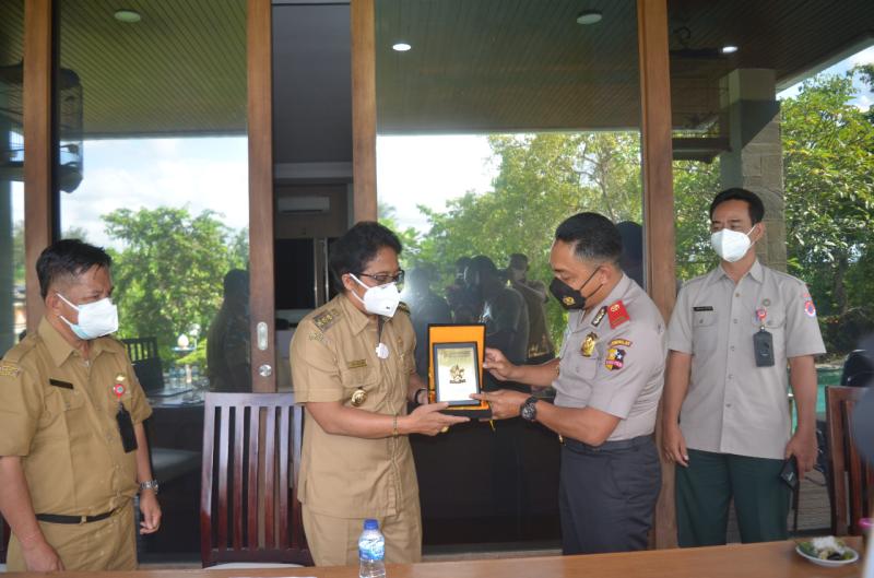 Terima Peserta Didik Sespimmen Polri, Bupati Giri Prasta Paparkan ...