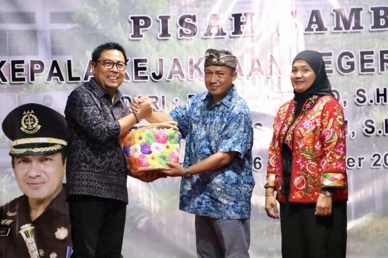 Wawali Arya Wibawa Hadiri Pisah Sambut Kajari Denpasar | Bali Tribune Wawali Arya Wibawa Hadiri Pisah Sambut Kajari Denpasar | Bali Tribune